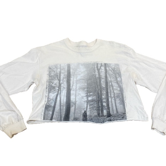 Taylor Swift | Tops | Taylor Swift Cropped Long Sleeve Tee Size Medium ...